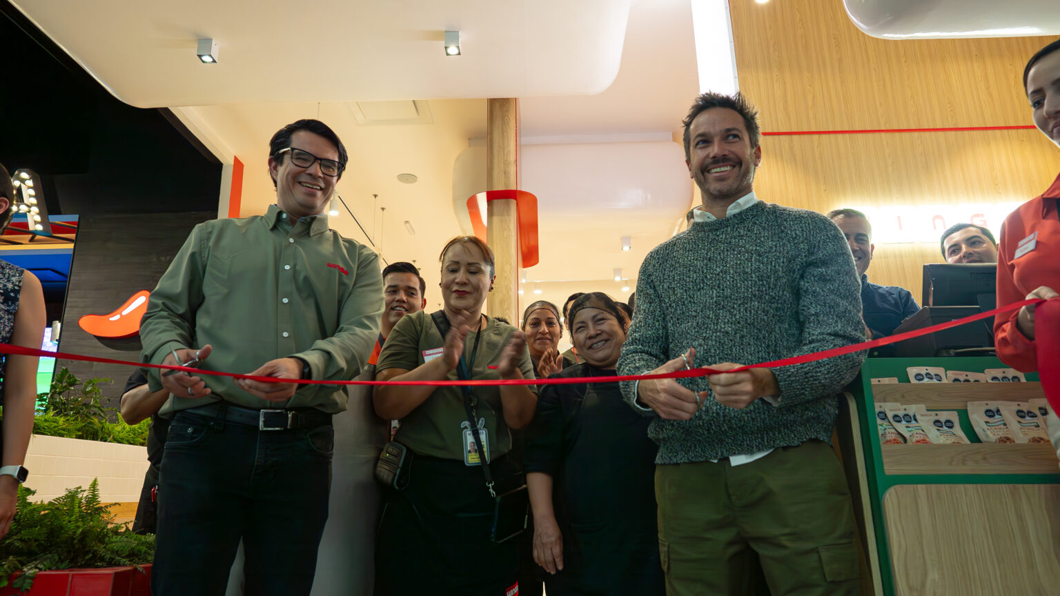 Wings revoluciona su concepto, CMR inaugura su nuevo restaurante en ...