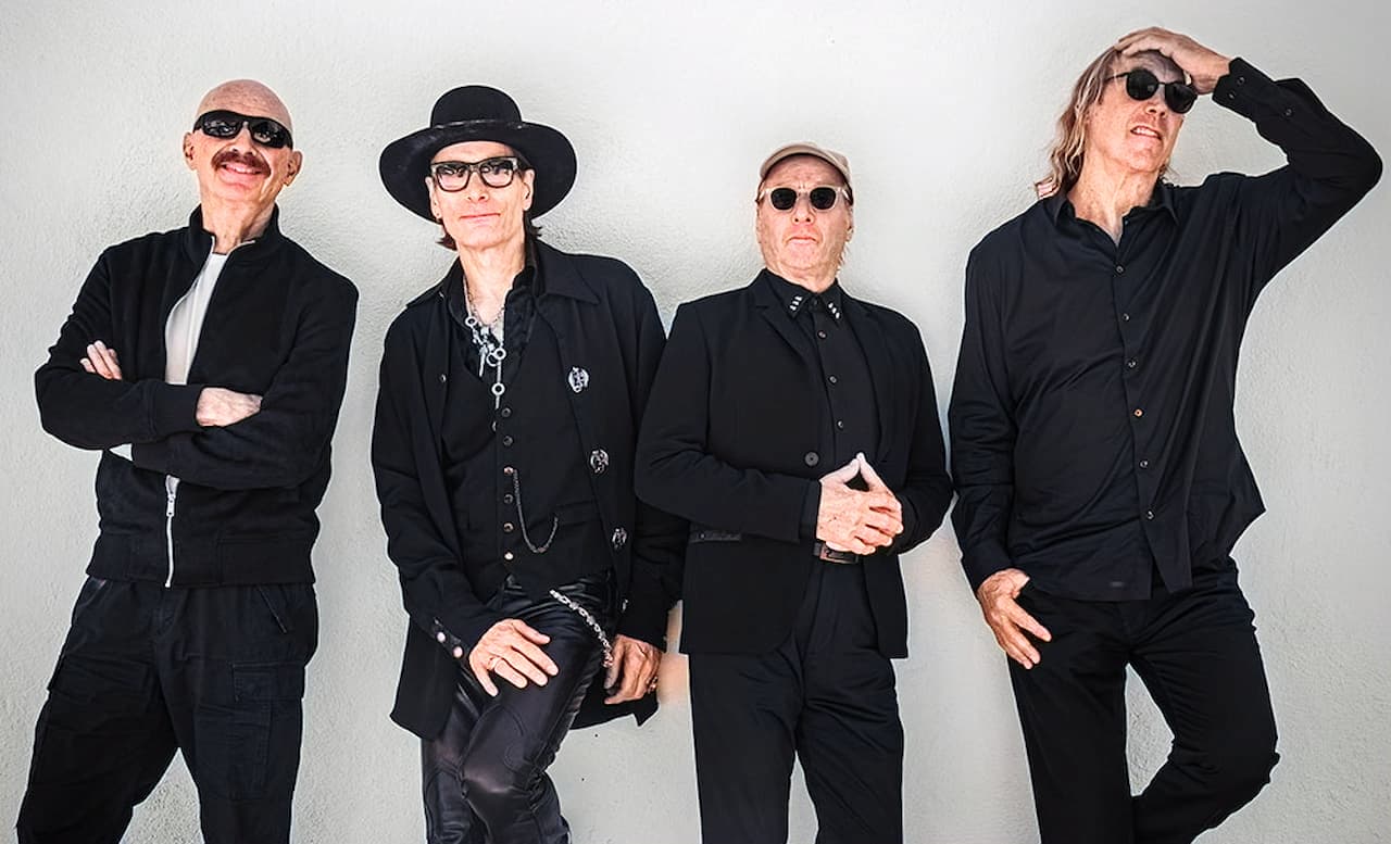 Adrian Belew, Tony Levin, Steve Vai y Danny Carey, darán la vida a King ...